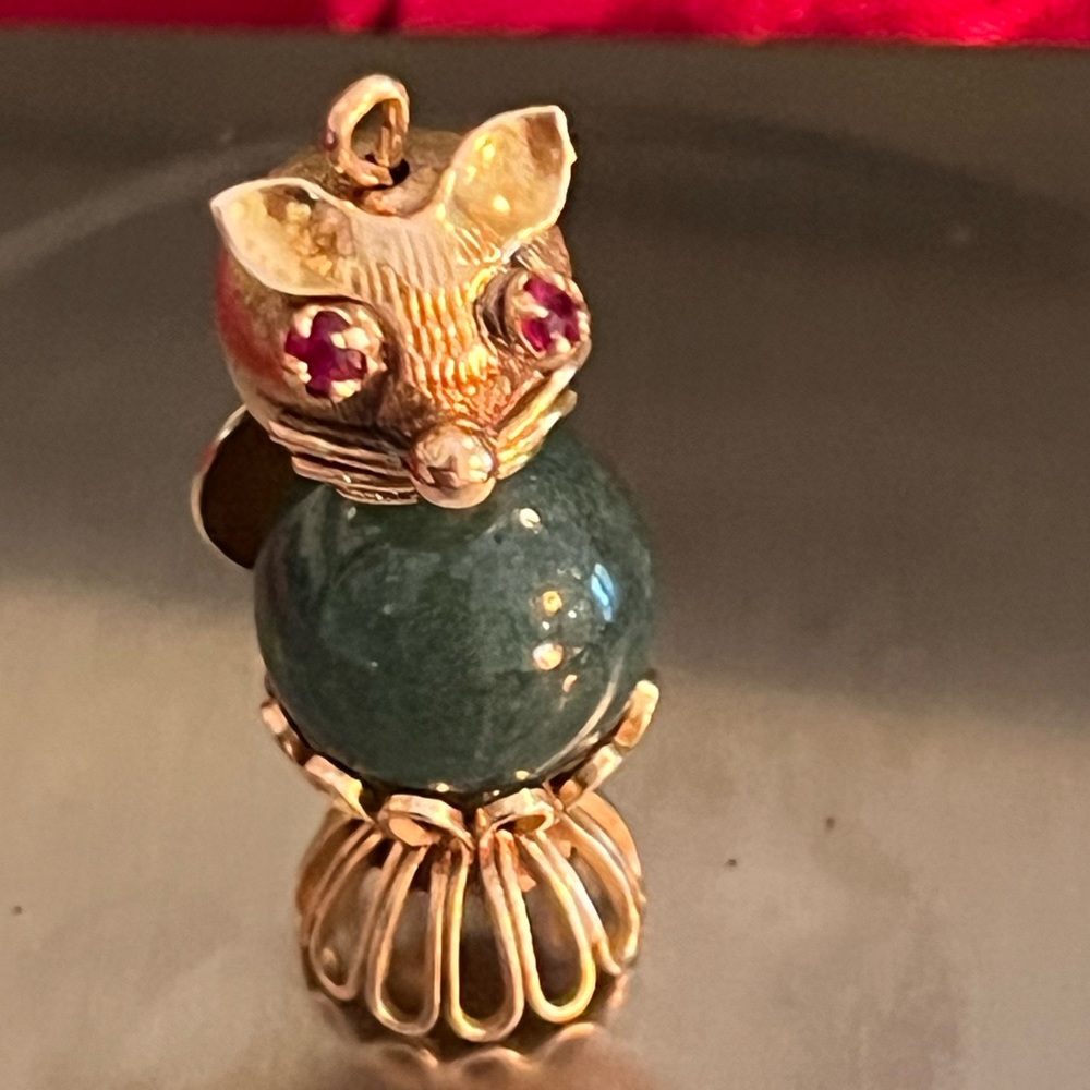 14 K Yellow Gold Ruby Eyes Jade Stomach Cat Charm Ado… - Gem